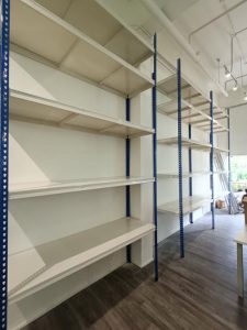 Benefits of Boltless Metal Racks for Efficient Space Utilization